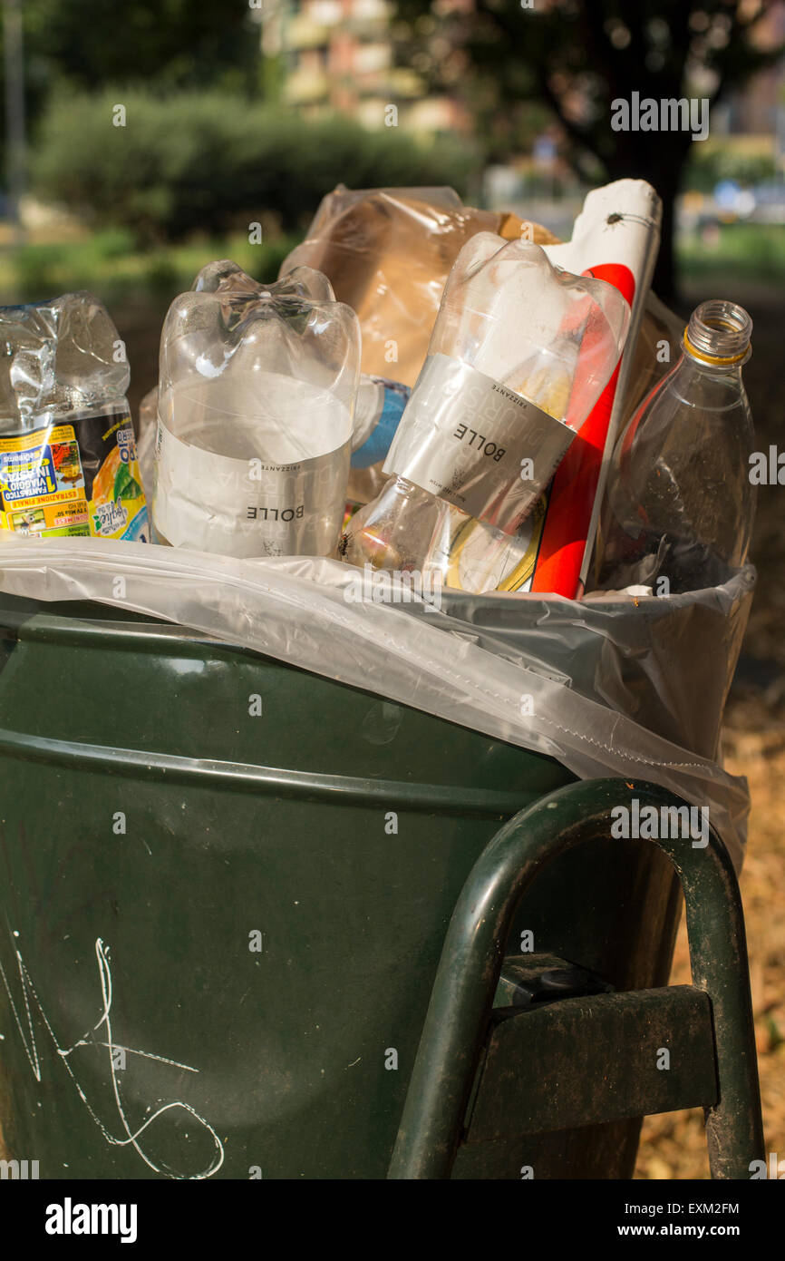 Raccolta differenziata hi-res stock photography and images - Alamy