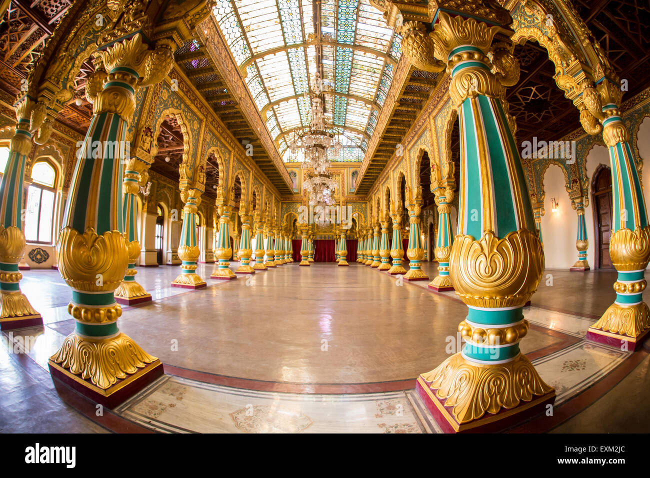 Castle chateau ballroom hi-res stock photography and images - Alamy