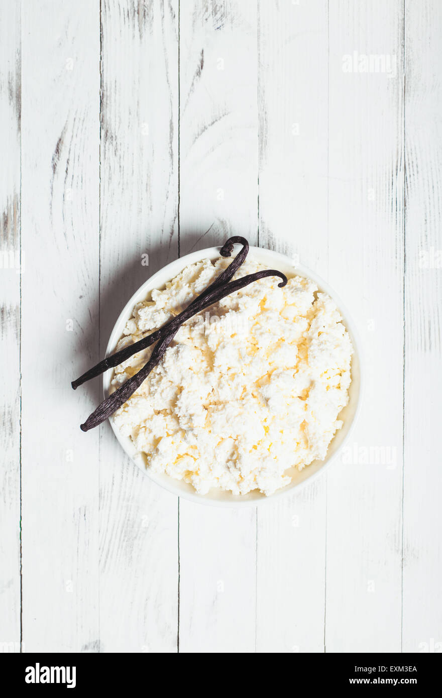 Vanilla cottage cheese Stock Photo - Alamy