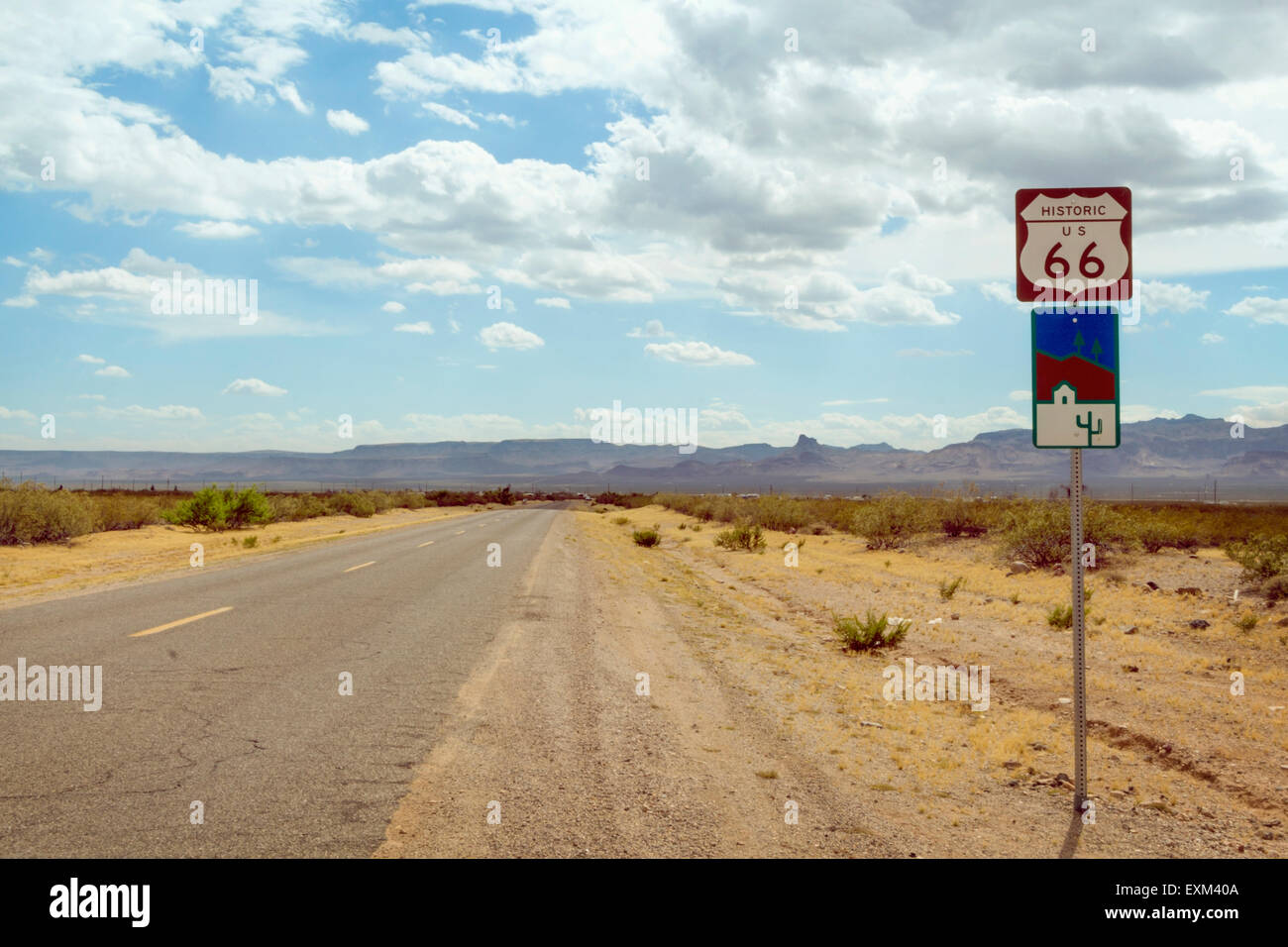 Asphalt route 66 sign hi-res stock photography and images - Alamy