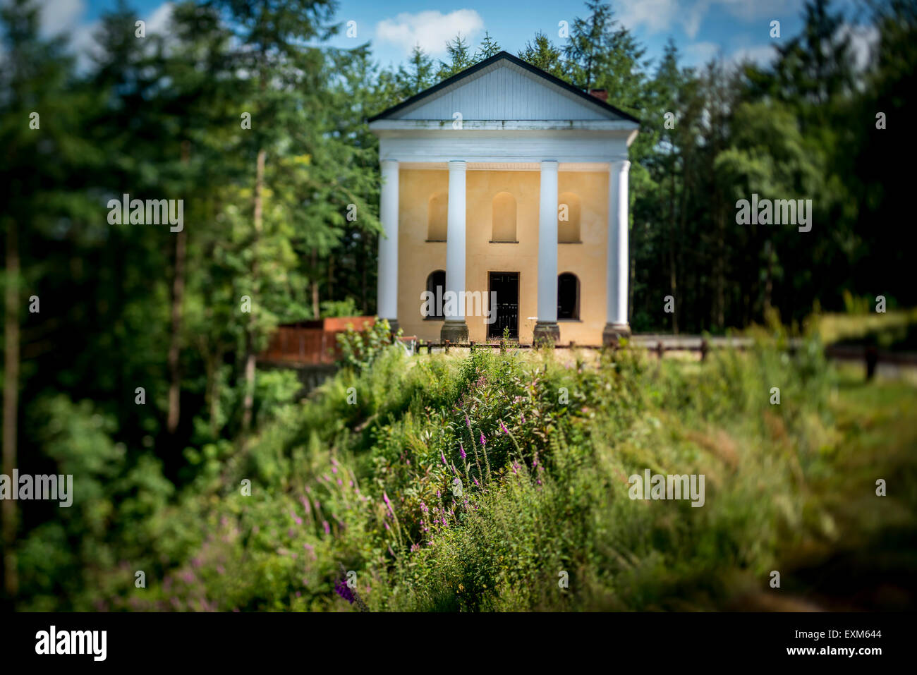 Holwell pillar hi-res stock photography and images - Alamy