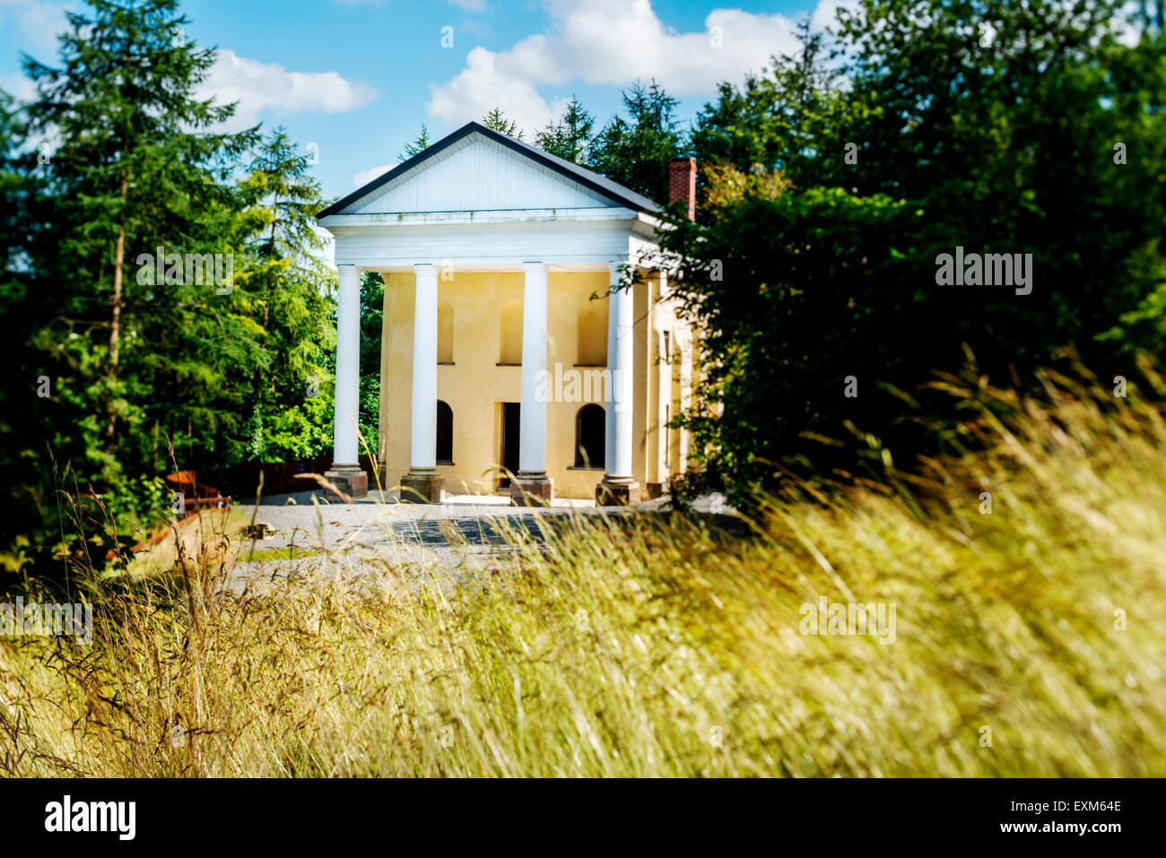 Holwell Temple at Castle Hill Estate, Filleigh, Devon Stock Photo - Alamy