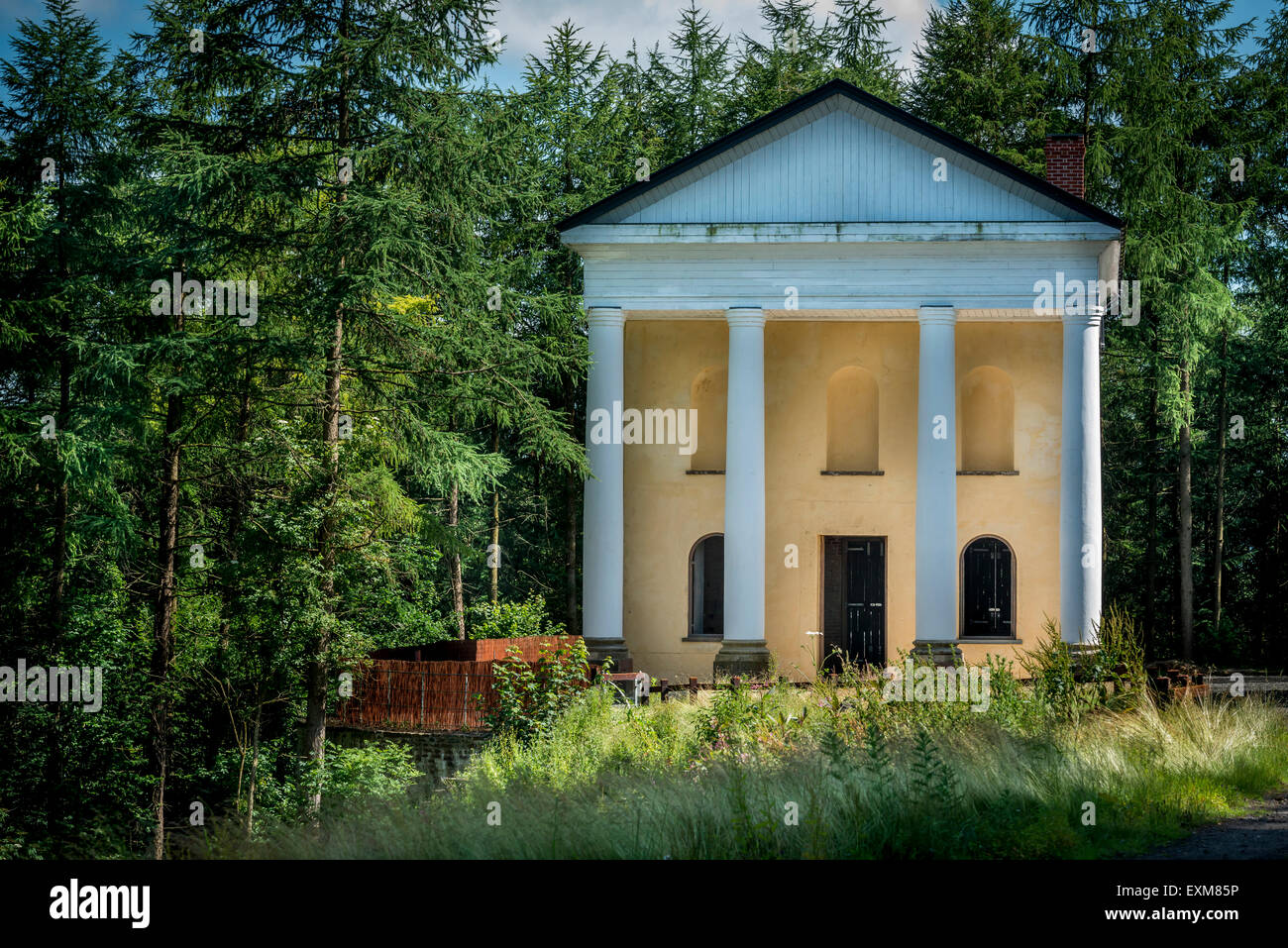 Holwell Temple at Castle Hill Estate, Filleigh, Devon Stock Photo - Alamy