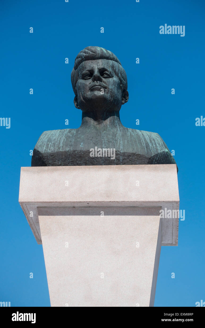 John F Kennedy statue in Newark New Jersey Stock Photo - Alamy