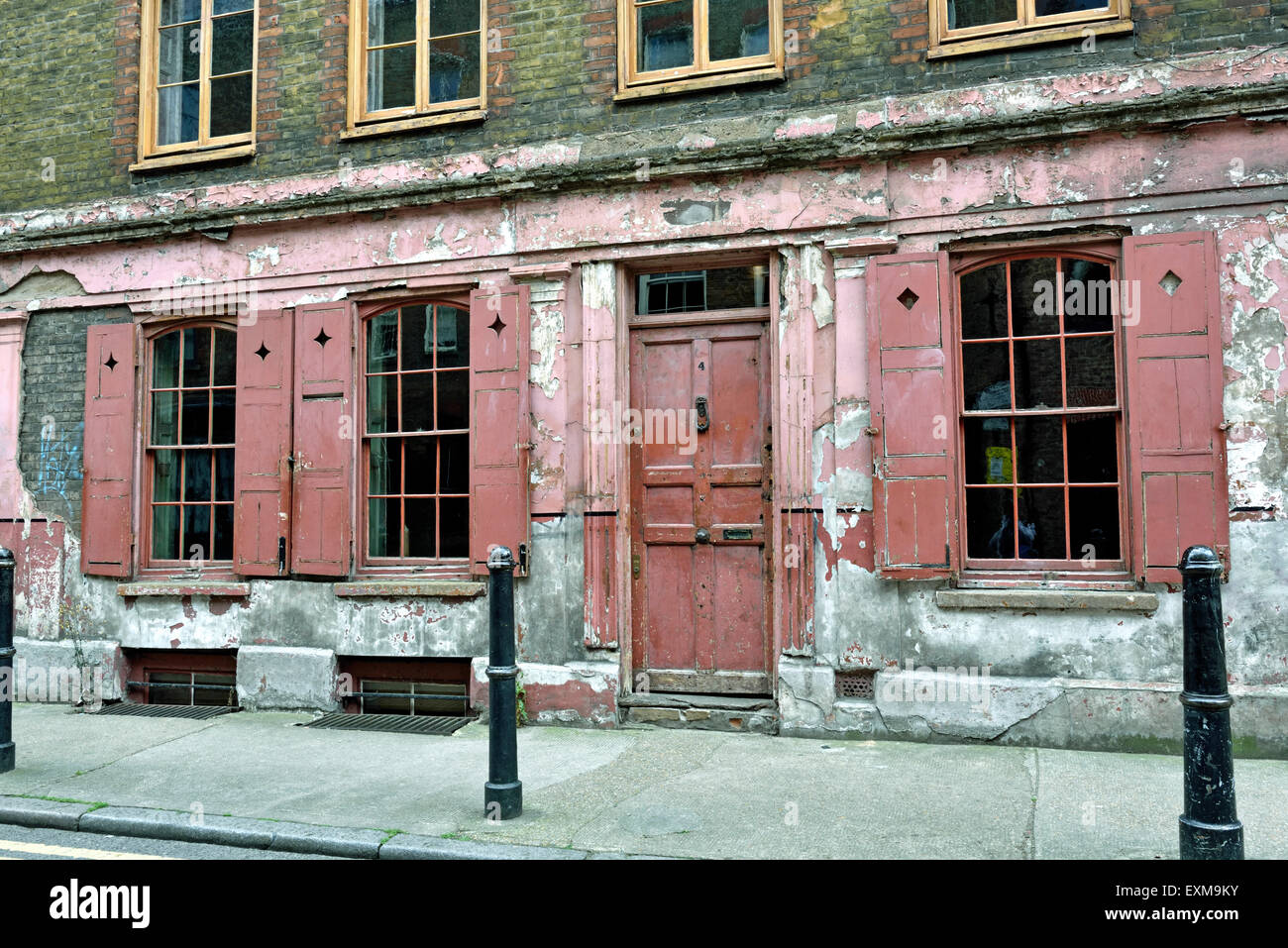 Georgian house with window shutters Princelet Street Spitalfields ...