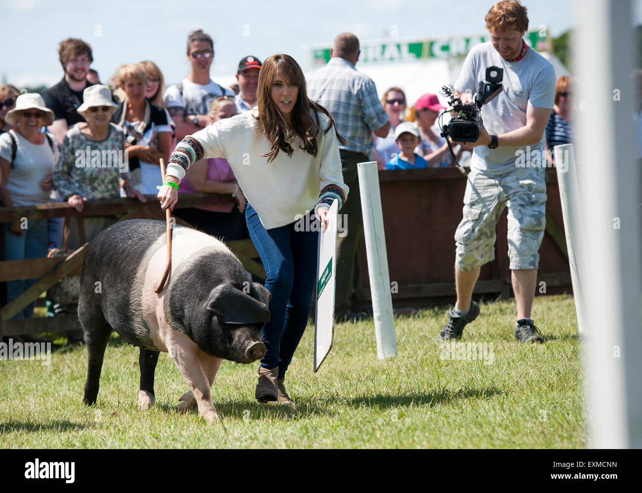 The one show matt baker alex jones hi-res stock photography and images ...