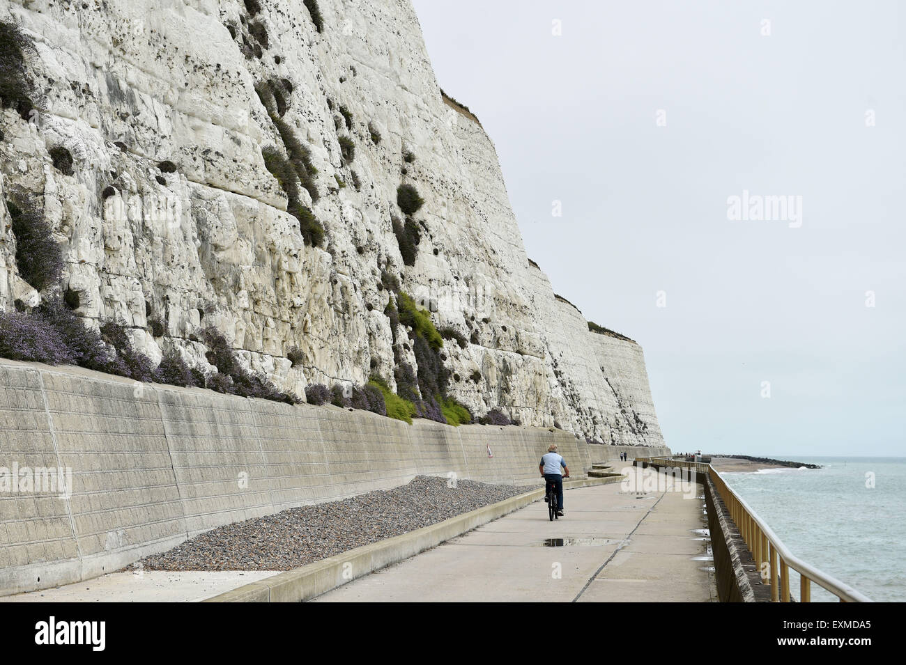 Brighton under cliff walk hi-res stock photography and images - Alamy