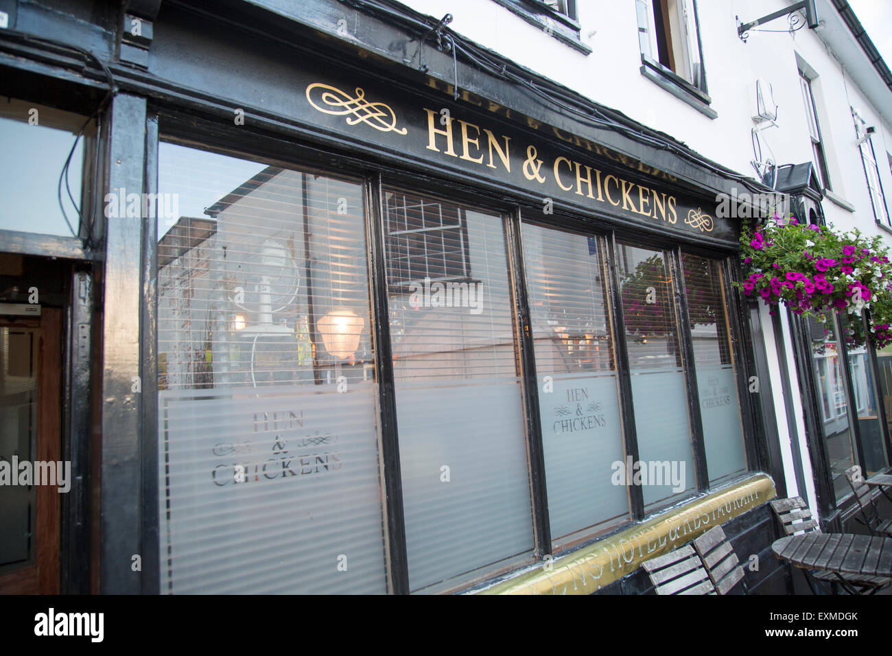 Historic hen and chickens pub building hi-res stock photography and ...