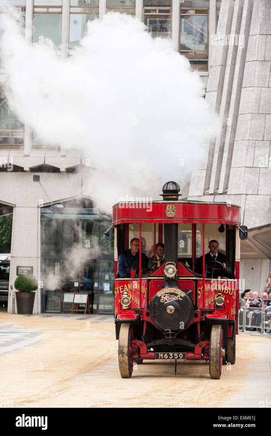Steam omnibus hi-res stock photography and images - Alamy