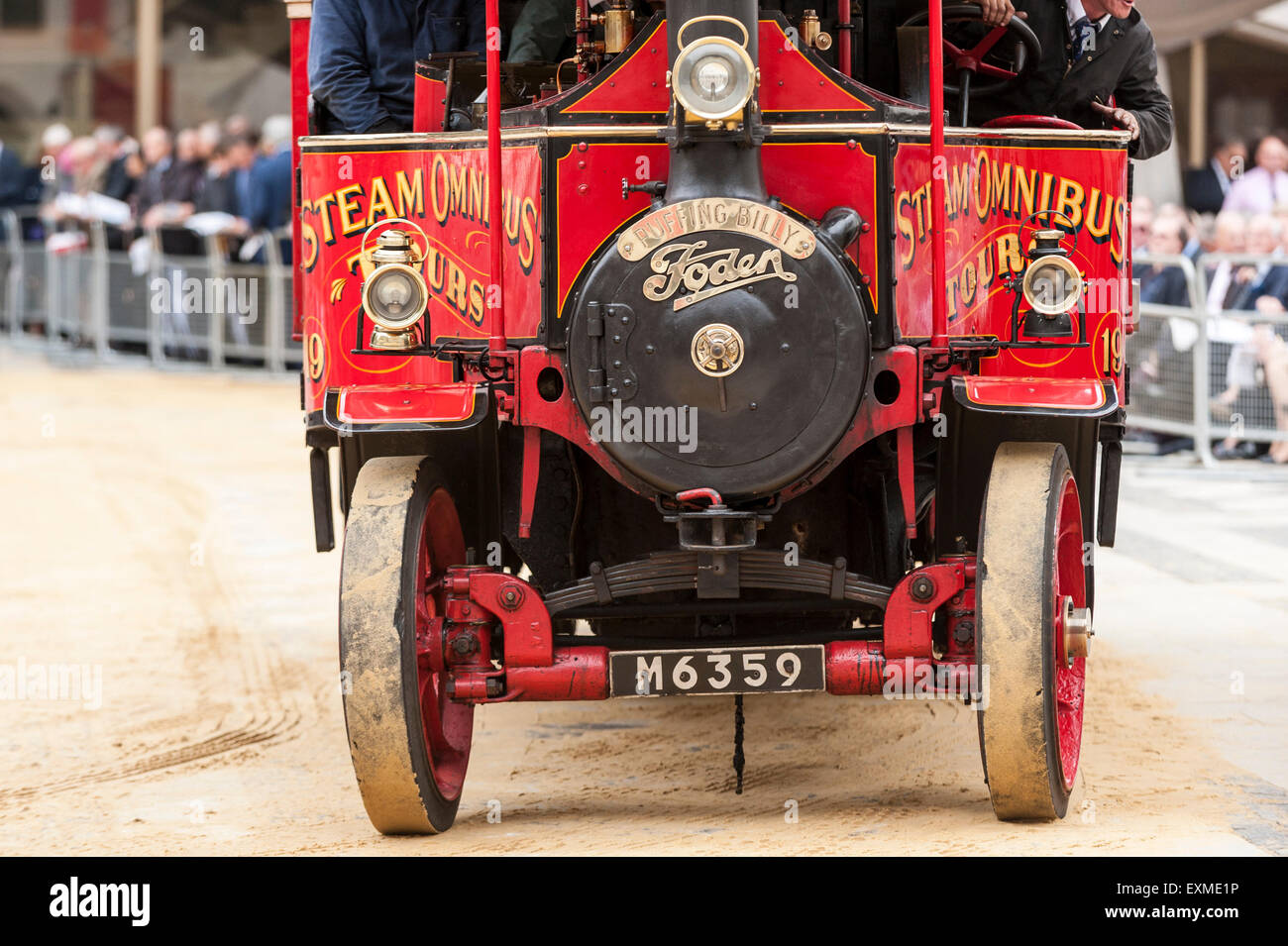 London, UK. 15 July 2015. A Foden steam-omnibus arrives in Guildhall ...