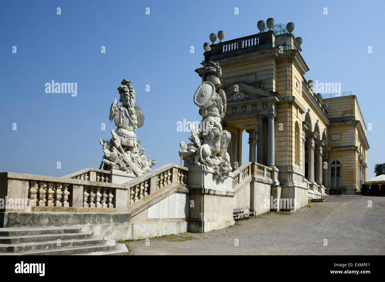 schonbrunn gloriette baroque pavilion statues vienna austria Stock ...
