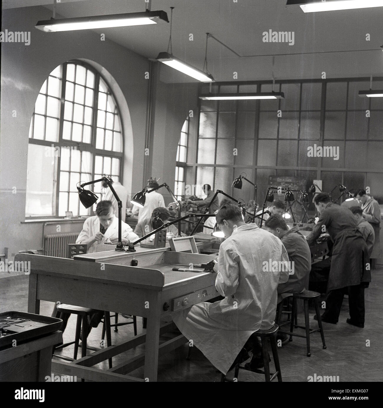 Engineering students 1950s hi-res stock photography and images - Alamy