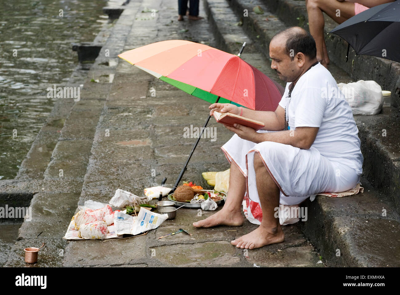 Janoi (Sacred Thread) changing Ritual of Hindu Brahmins coconut Purnima ...