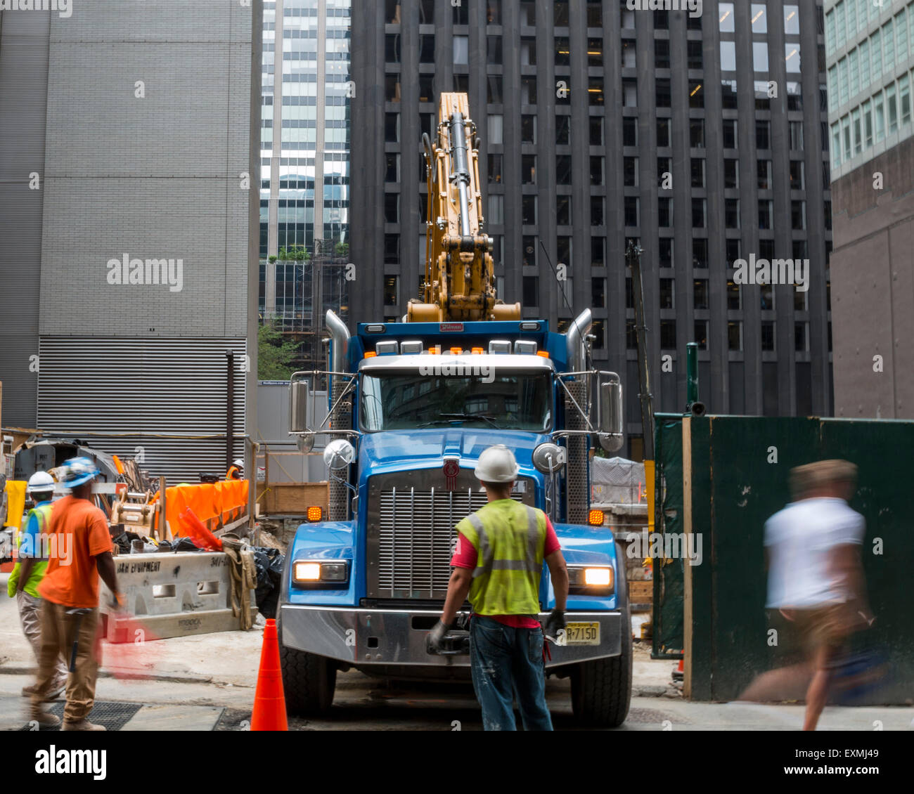 Construction work nyc hi-res stock photography and images - Alamy