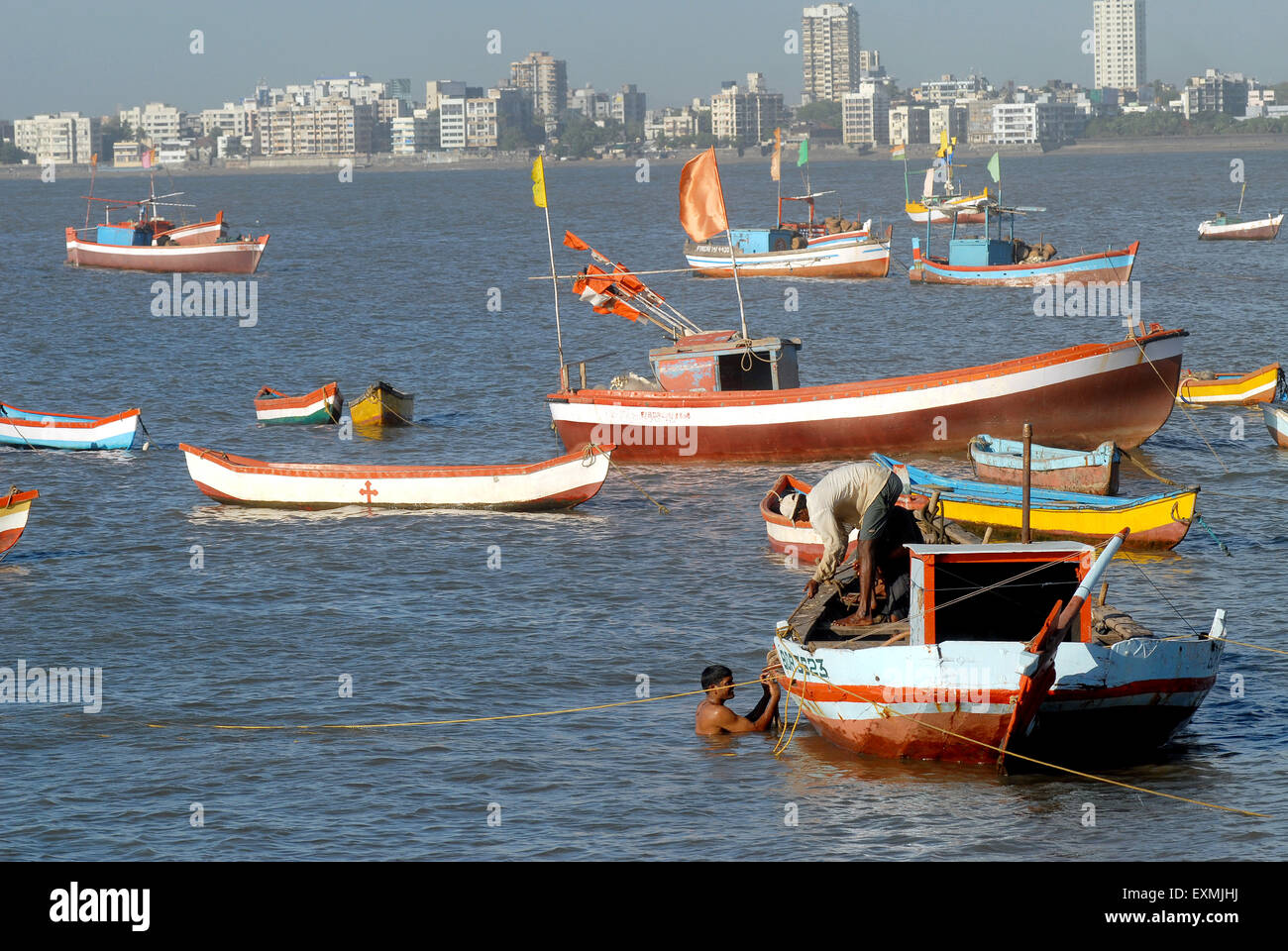 Koliwada boats hi-res stock photography and images - Alamy