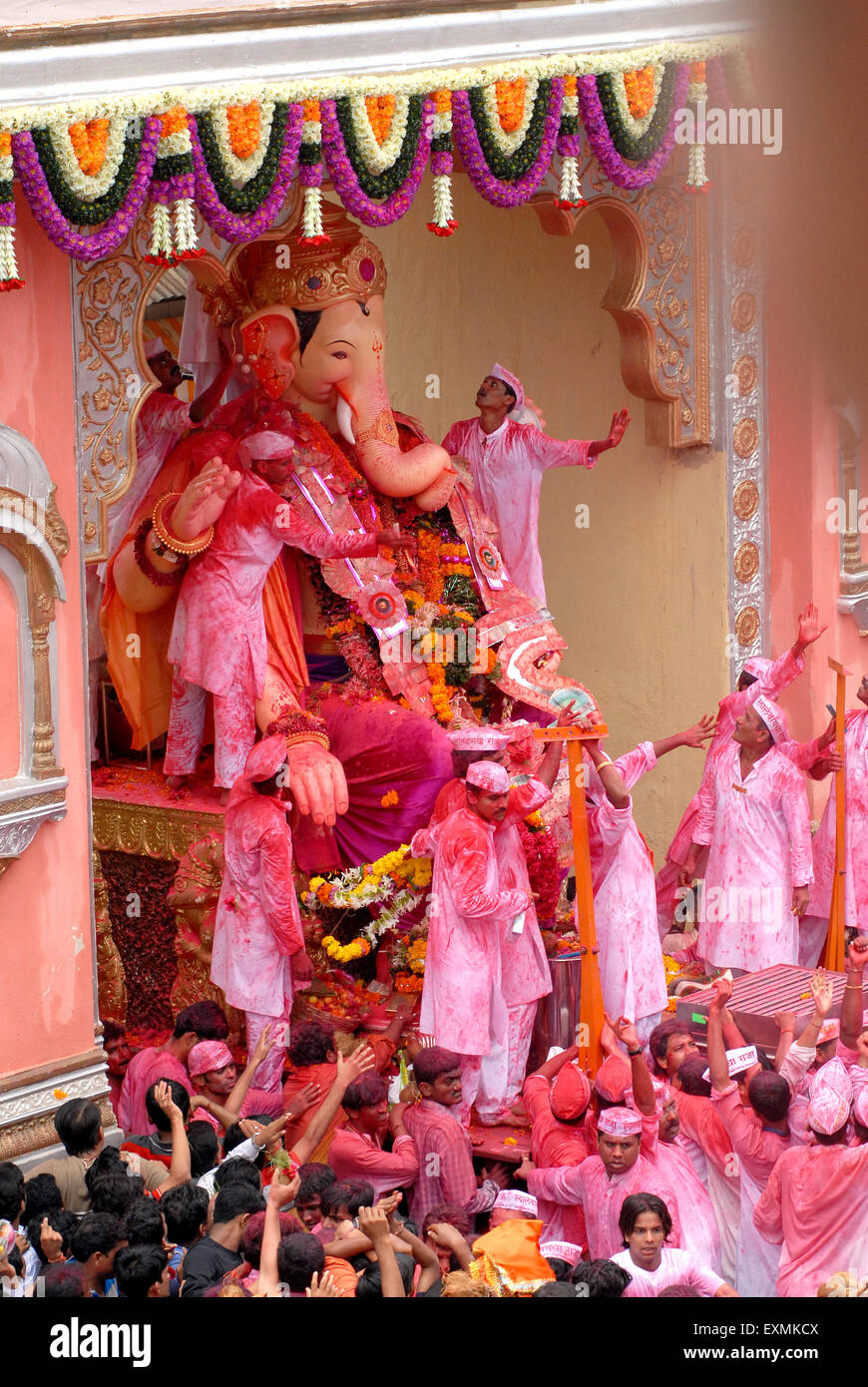 Lalbaugcha Raja immersion procession Girgaum Chowpatty Ganesh Ganpati ...