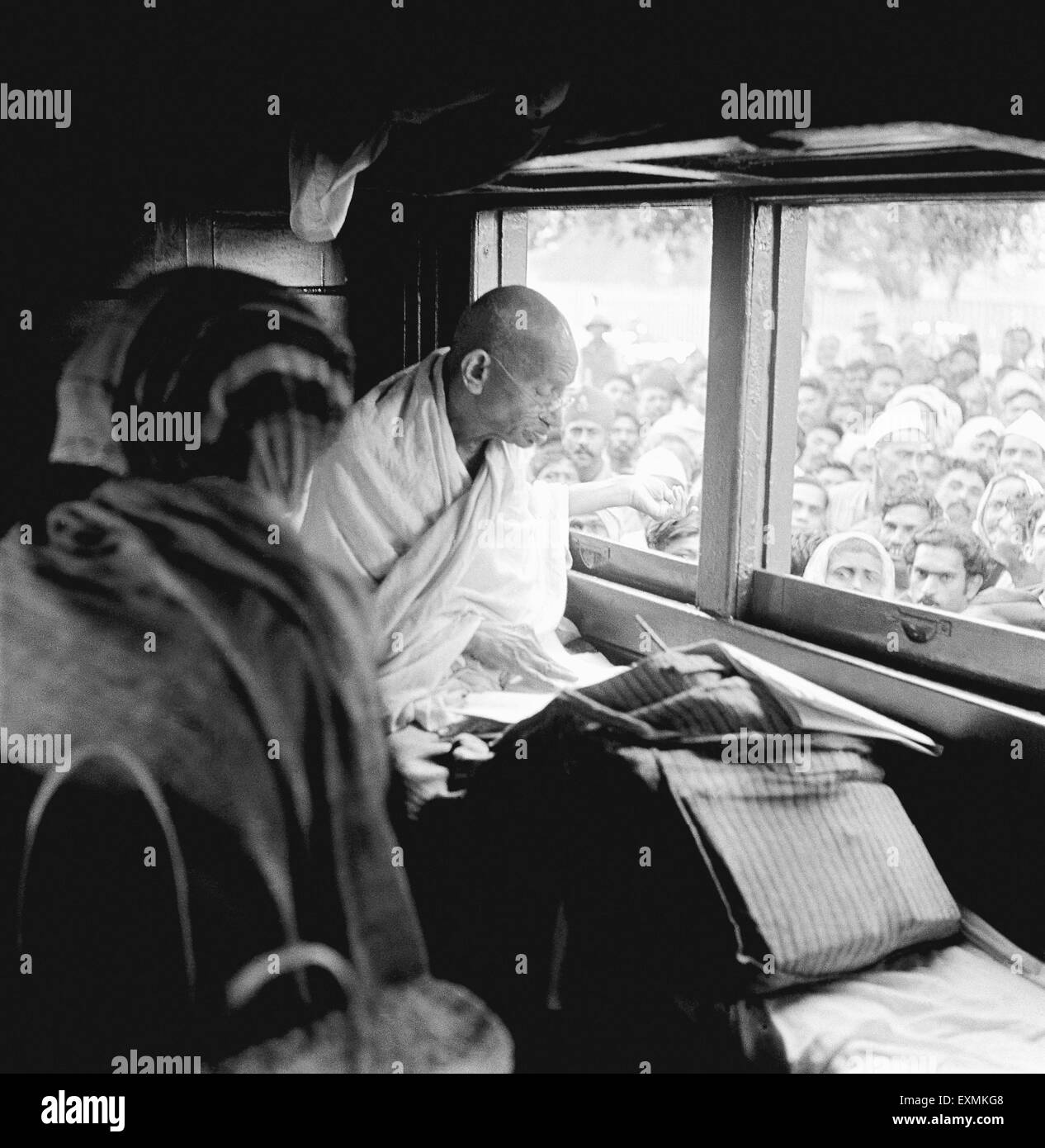 Mahatma gandhi train Black and White Stock Photos & Images - Alamy