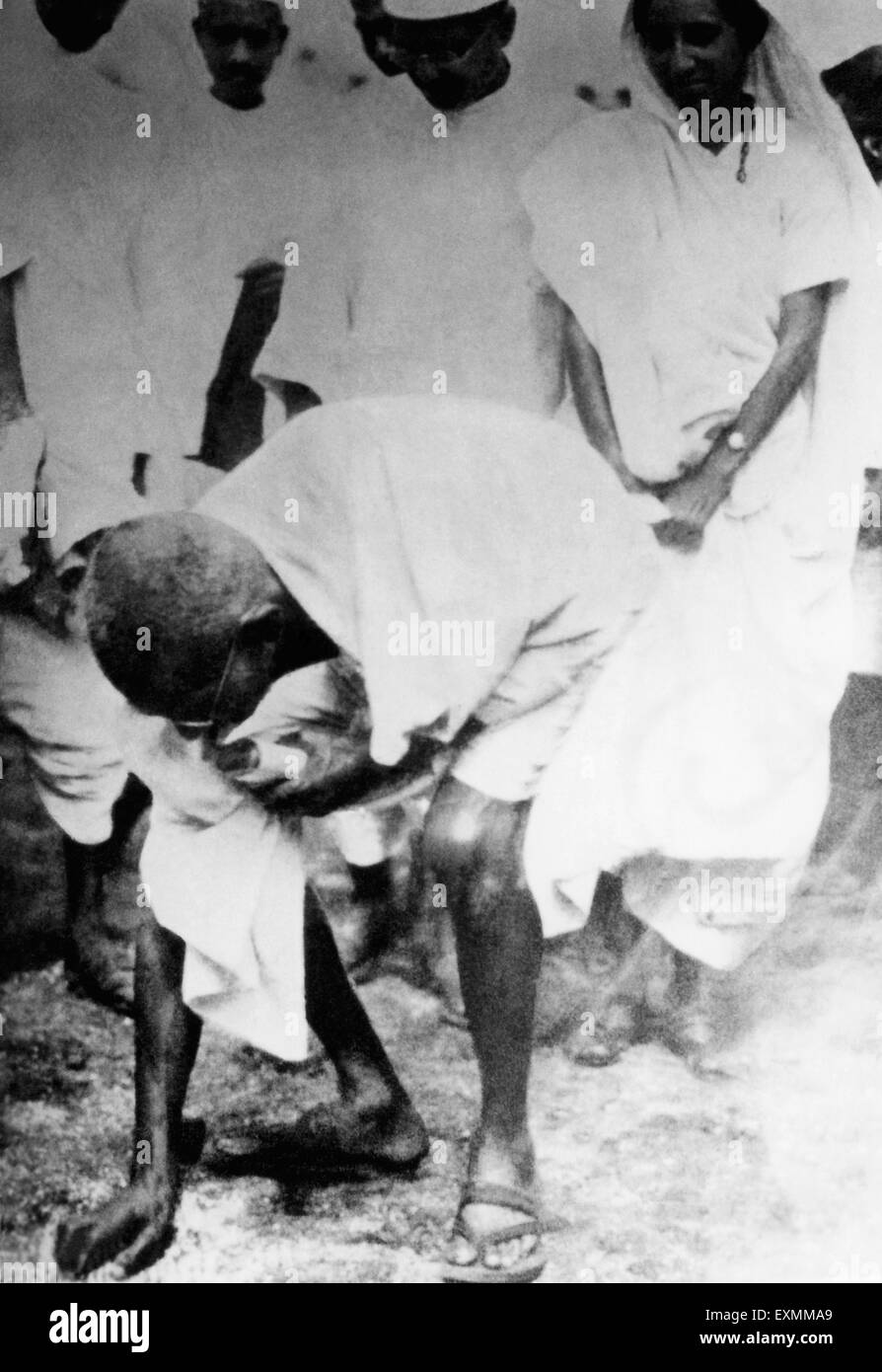 Mahatma gandhi salt march hi-res stock photography and images - Alamy