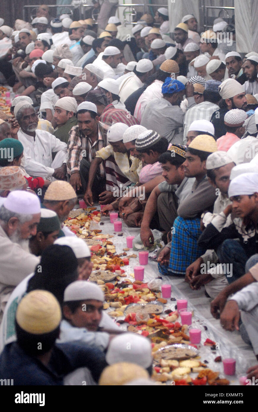 Ramadan eating india hi-res stock photography and images - Alamy