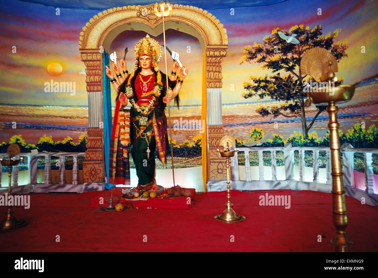Durga idol holding weapons in ten hands at Navratri festival mumbai ...