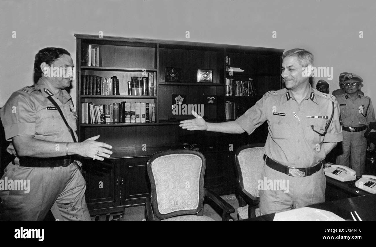 Indian police officers hi-res stock photography and images - Alamy