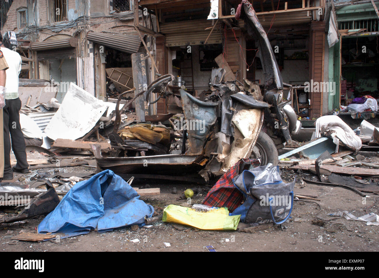 car damaged terror bomb blast explosion Zaveri Bazaar Kalbadevi Bombay ...