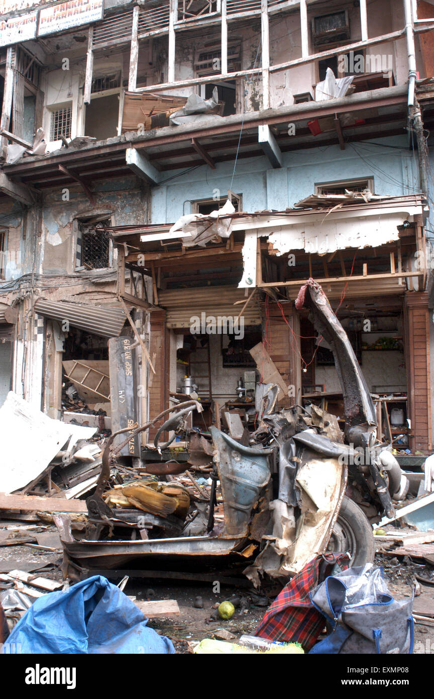 car and building damage in terror bomb blast at Zaveri Bazaar Kalbadevi ...