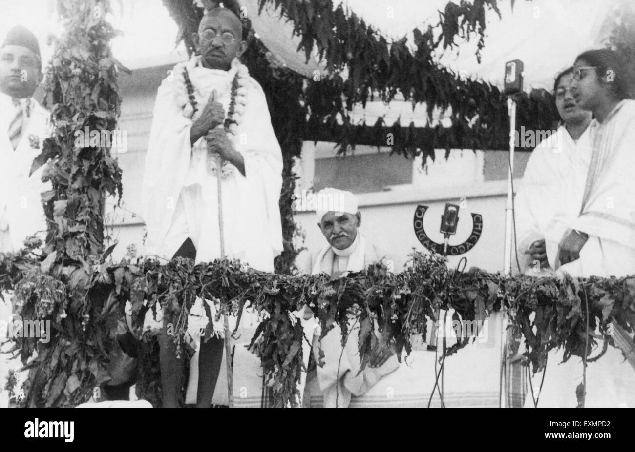 Mahatma Gandhi standing on dais ; 1946 ; India NO MR Stock Photo - Alamy