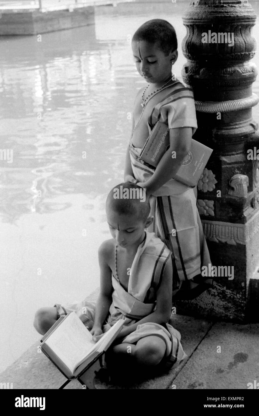 Vedic education hi-res stock photography and images - Alamy