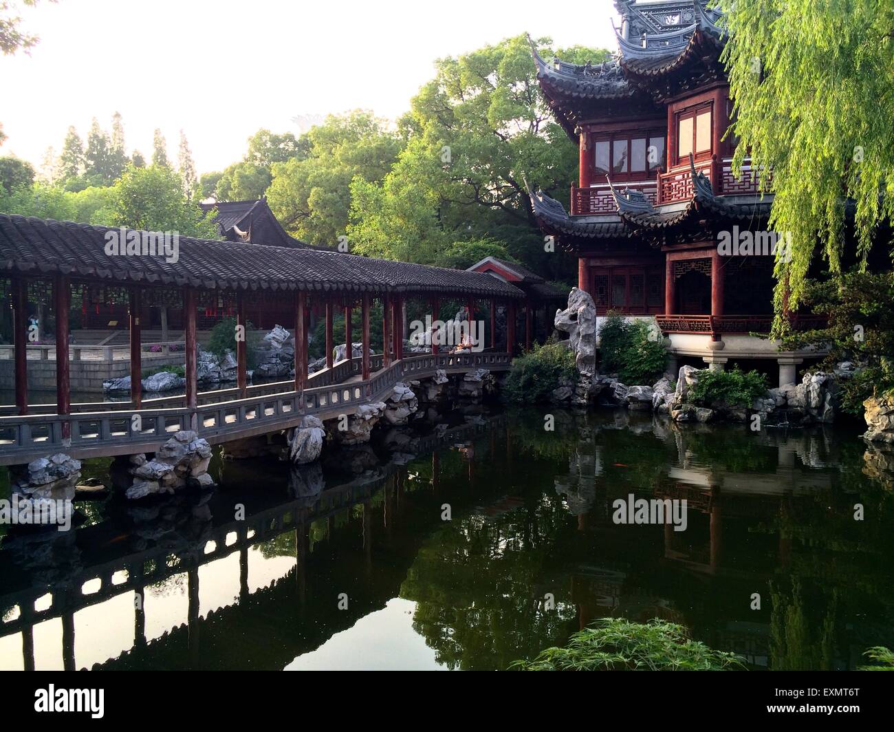 A garden of contemplation - Yuyuan Garden Stock Photo - Alamy