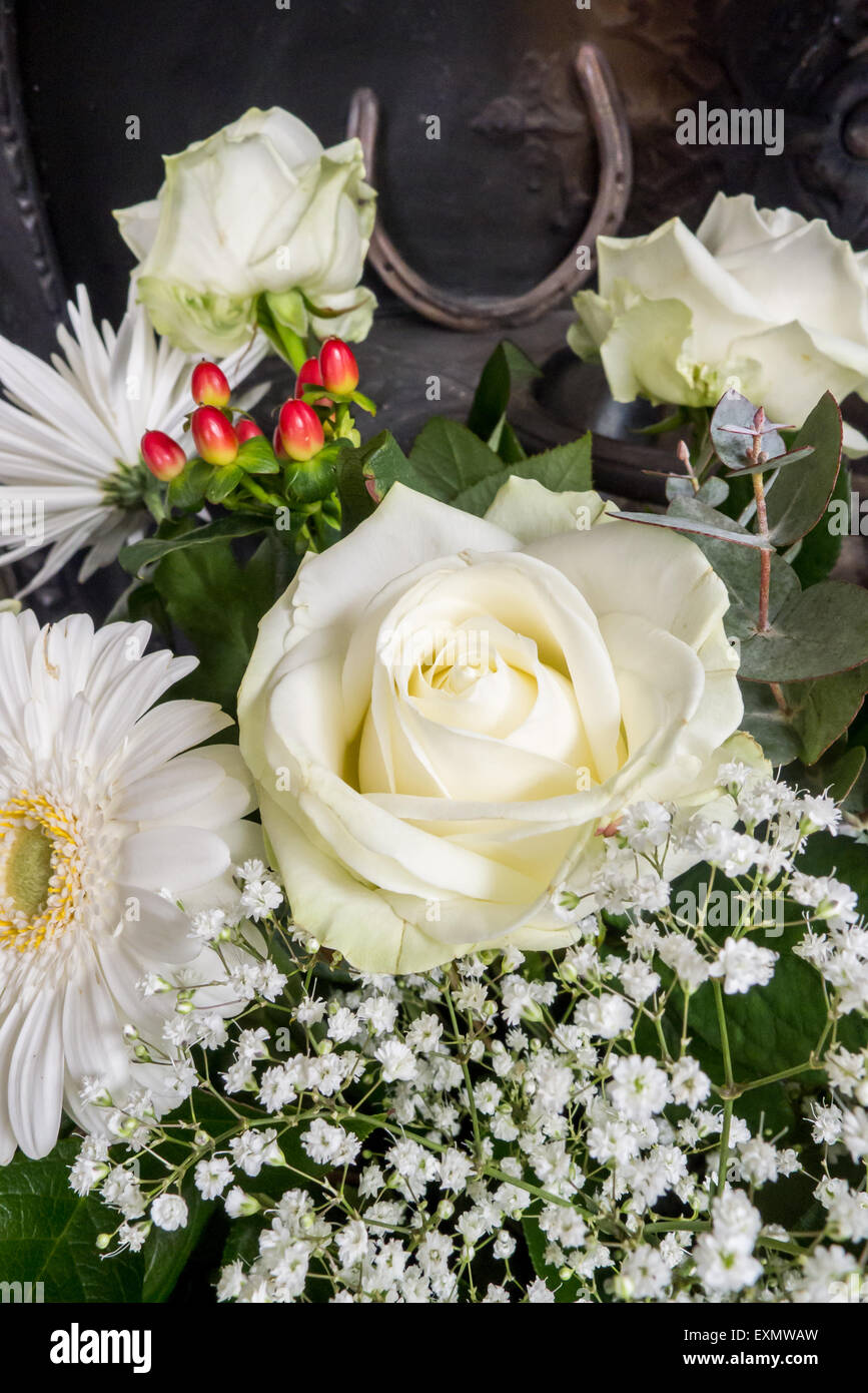 Bedfordshire, England. White rose bouquet for a wedding Stock Photo - Alamy