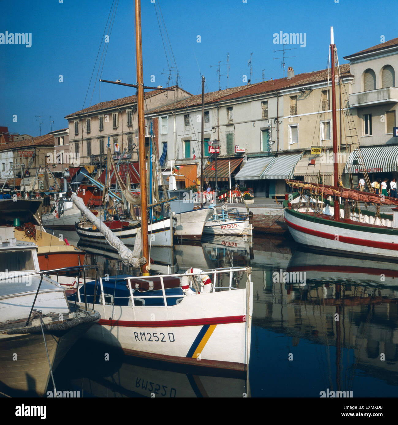 Der Fischerhafen von Cesenatico an der adriatischen Riviera, Italien ...