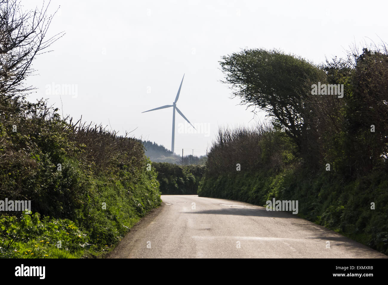 Windy road england hi-res stock photography and images - Alamy