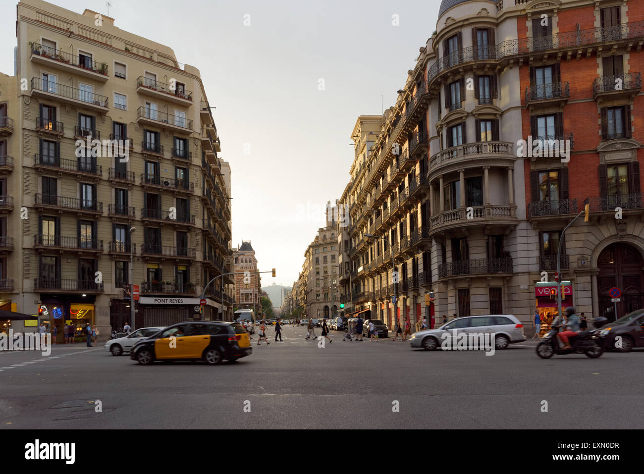 Street scene Barcelona Stock Photo - Alamy