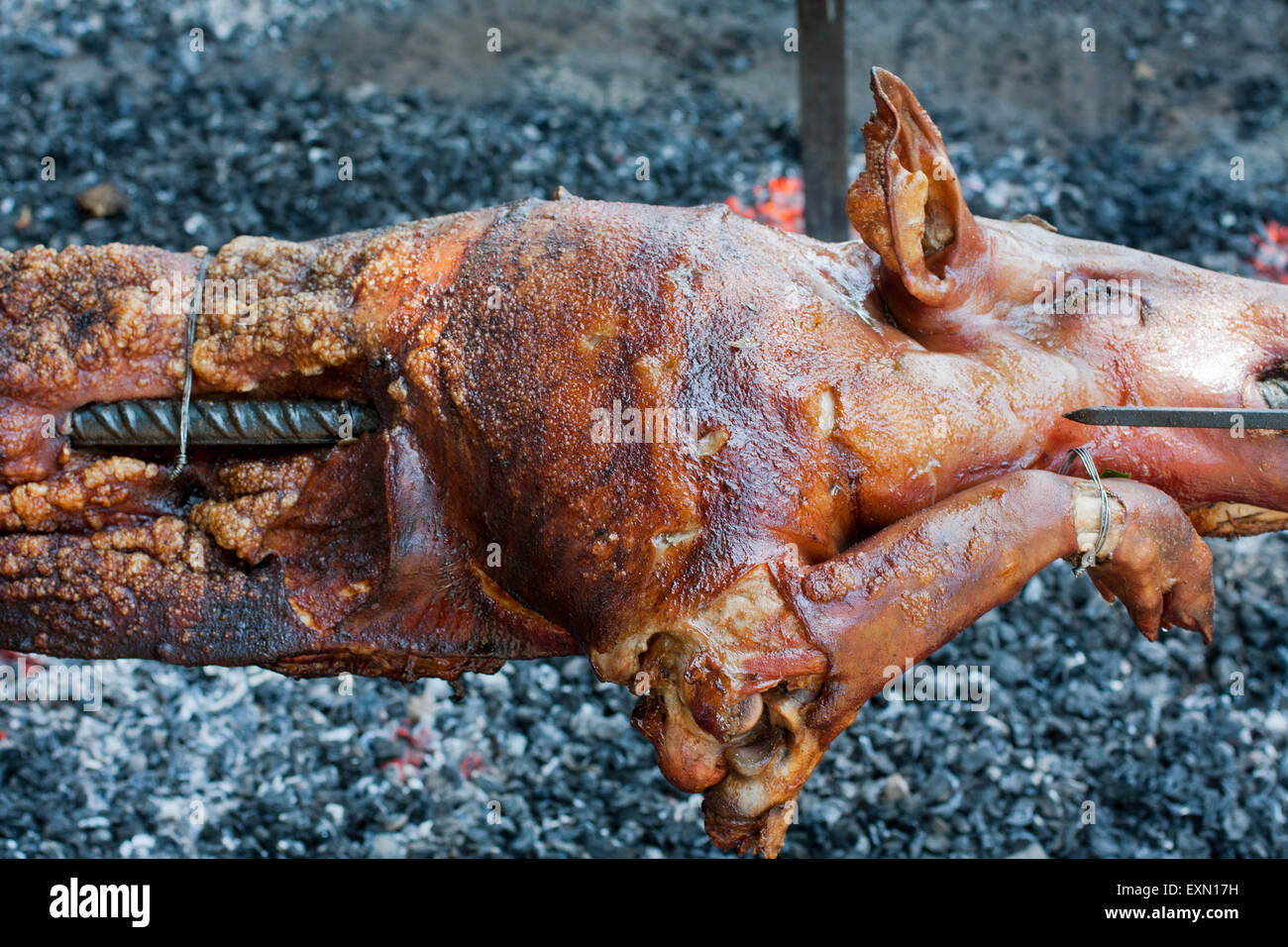 Cooked pig hi-res stock photography and images - Alamy