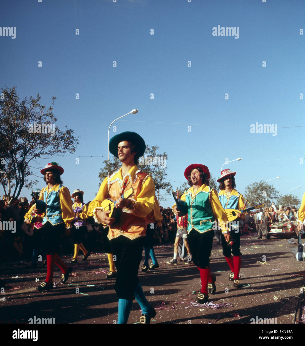 1970s musical instruments hi-res stock photography and images - Alamy