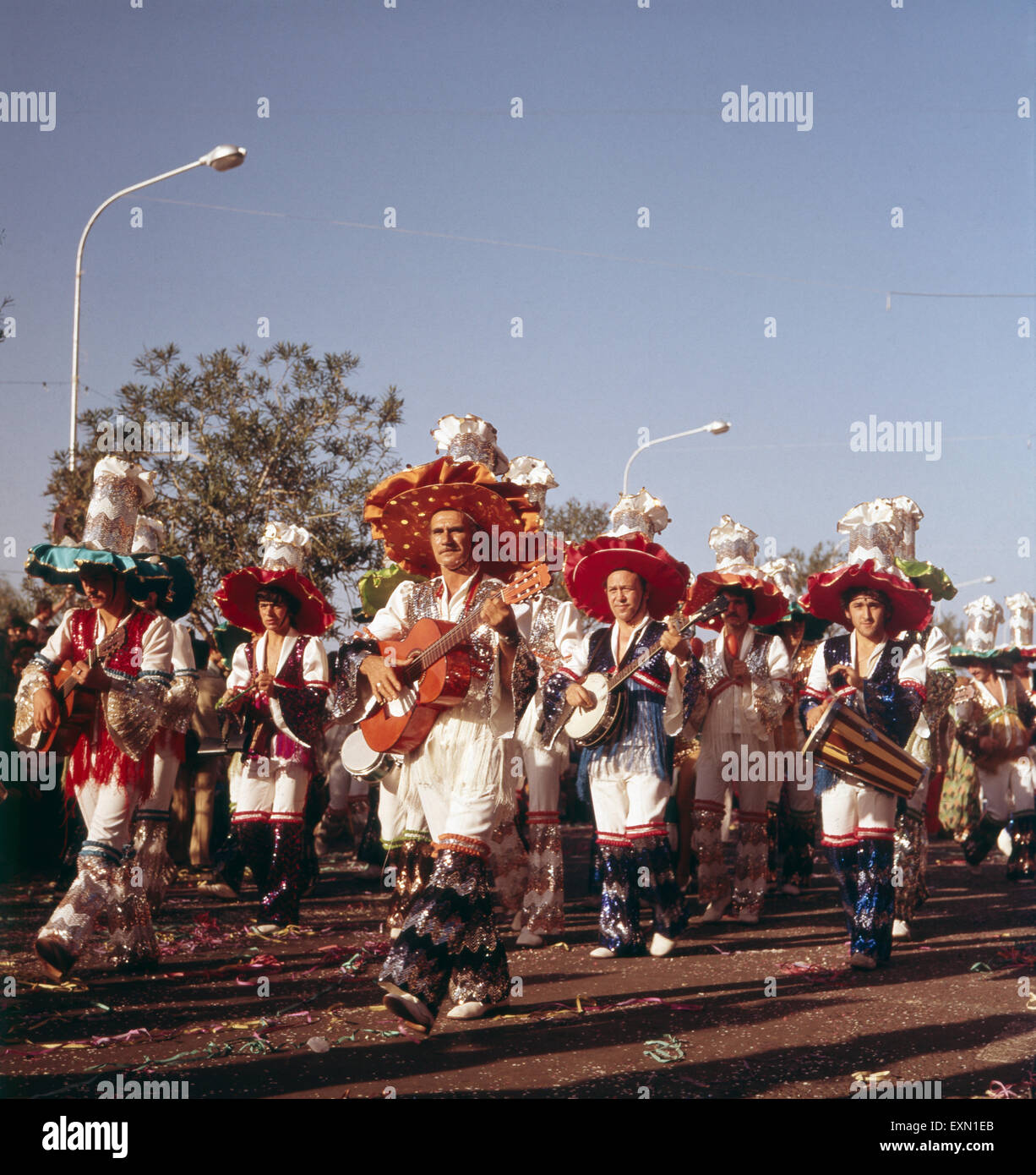 1970s musical instruments hi-res stock photography and images - Alamy