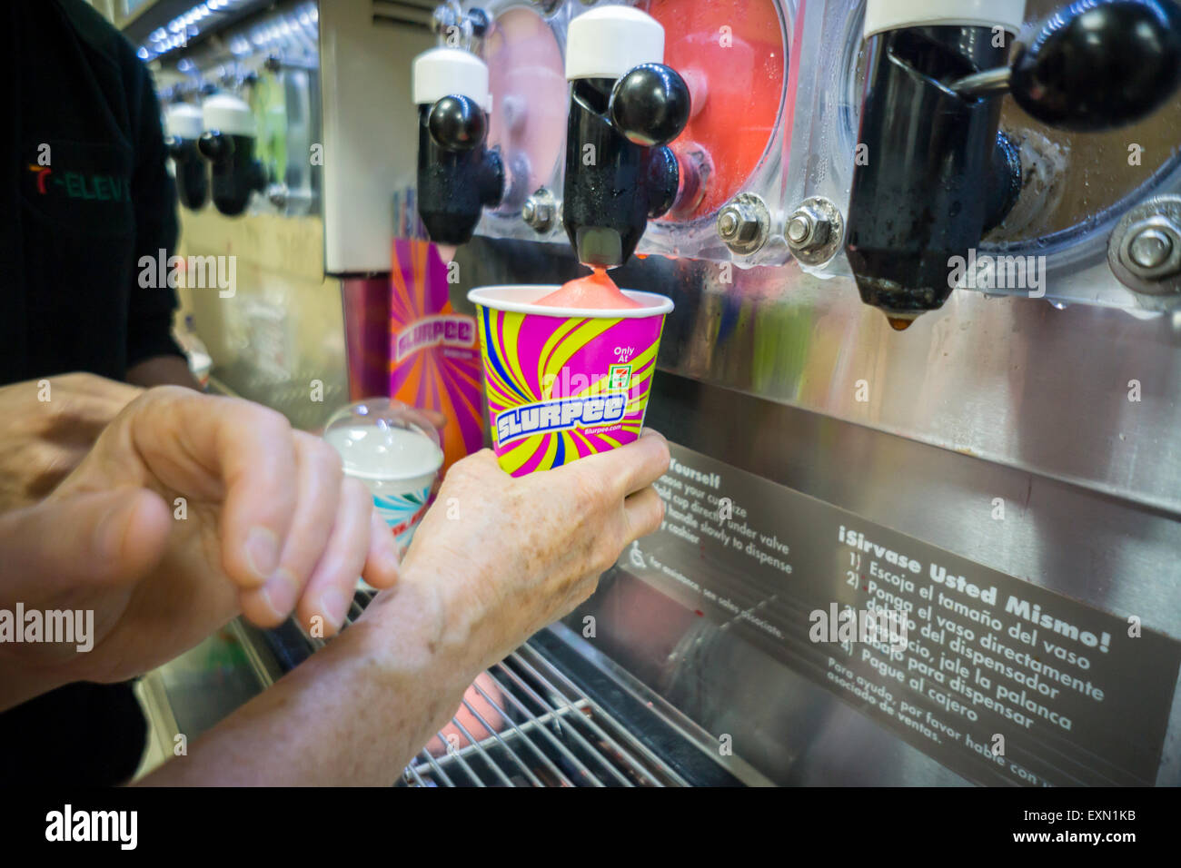 Slurpee hi-res stock photography and images - Alamy