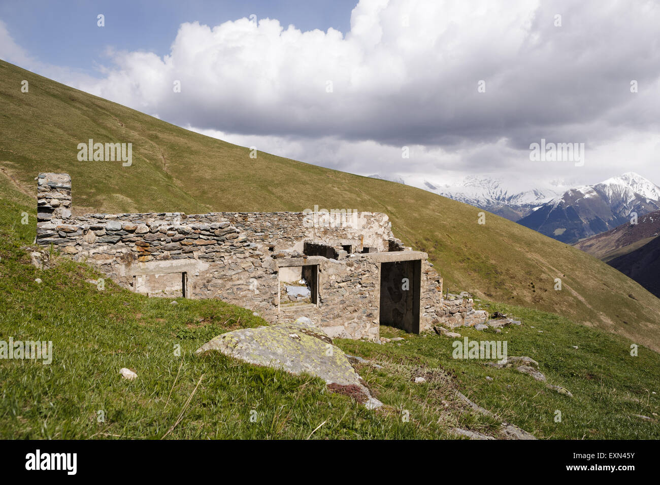 Shepherds stone hut hi-res stock photography and images - Alamy