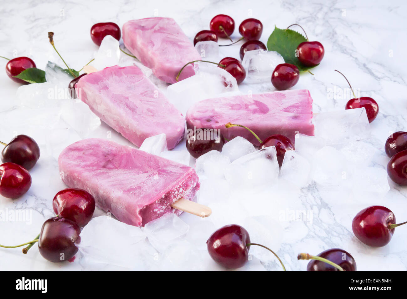 Pink yoghurt lollies hi-res stock photography and images - Alamy