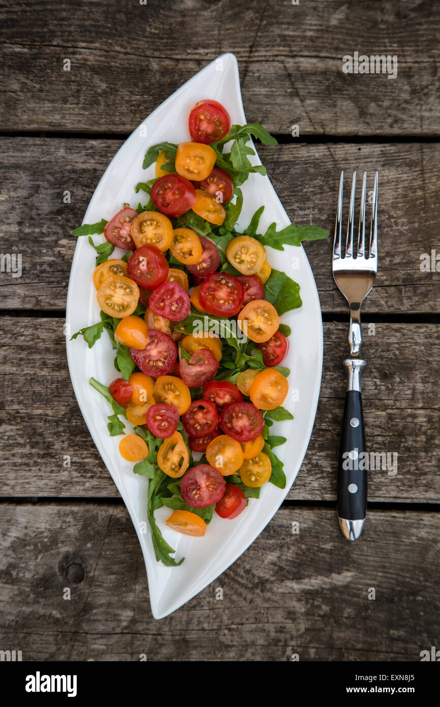 Leaf shaped plate hi-res stock photography and images - Alamy