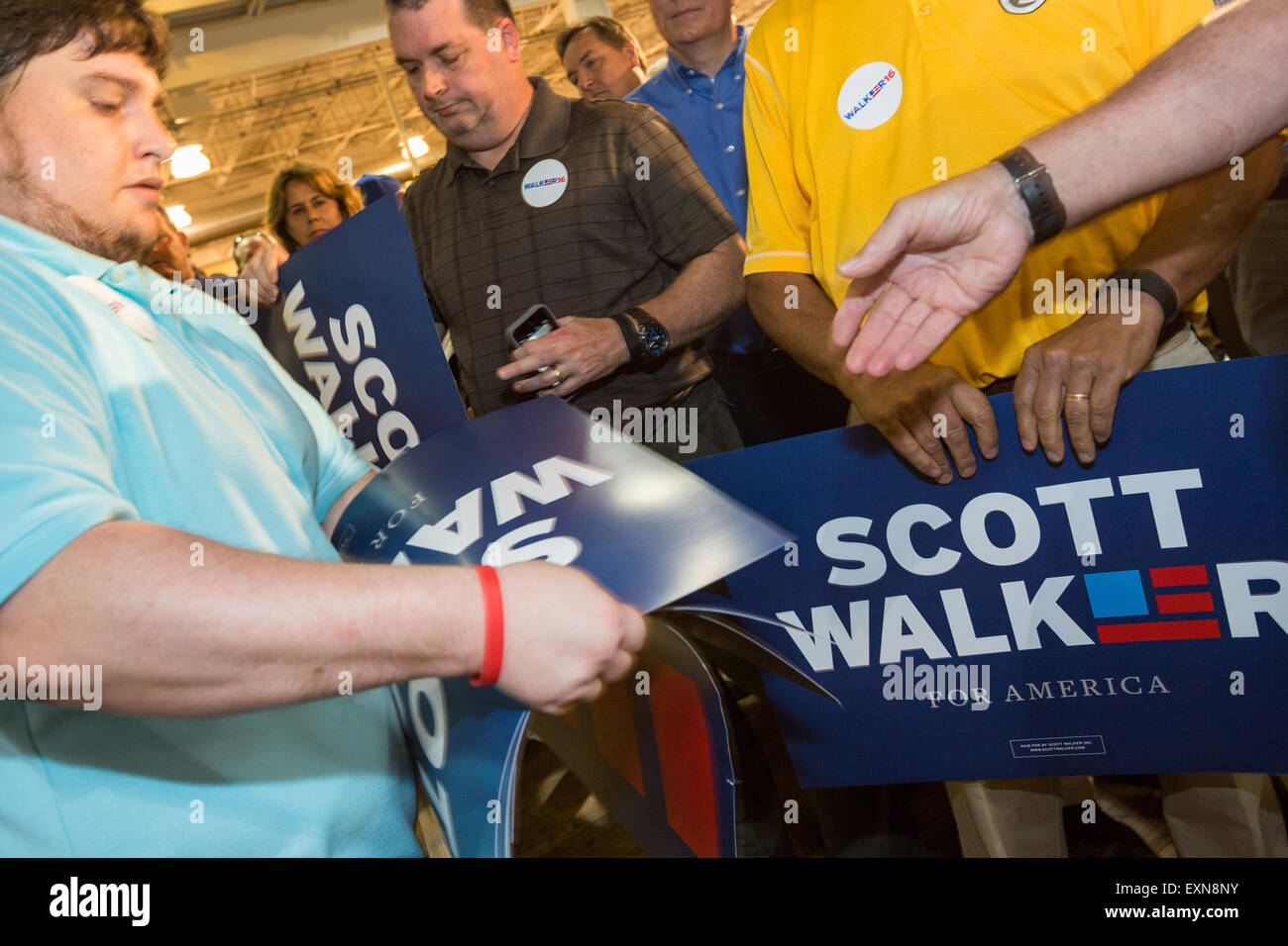 Governor walker signs hi-res stock photography and images - Alamy