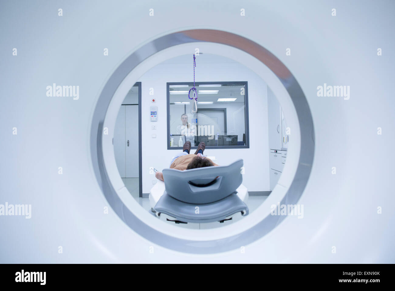 Mri scanner hi-res stock photography and images - Alamy