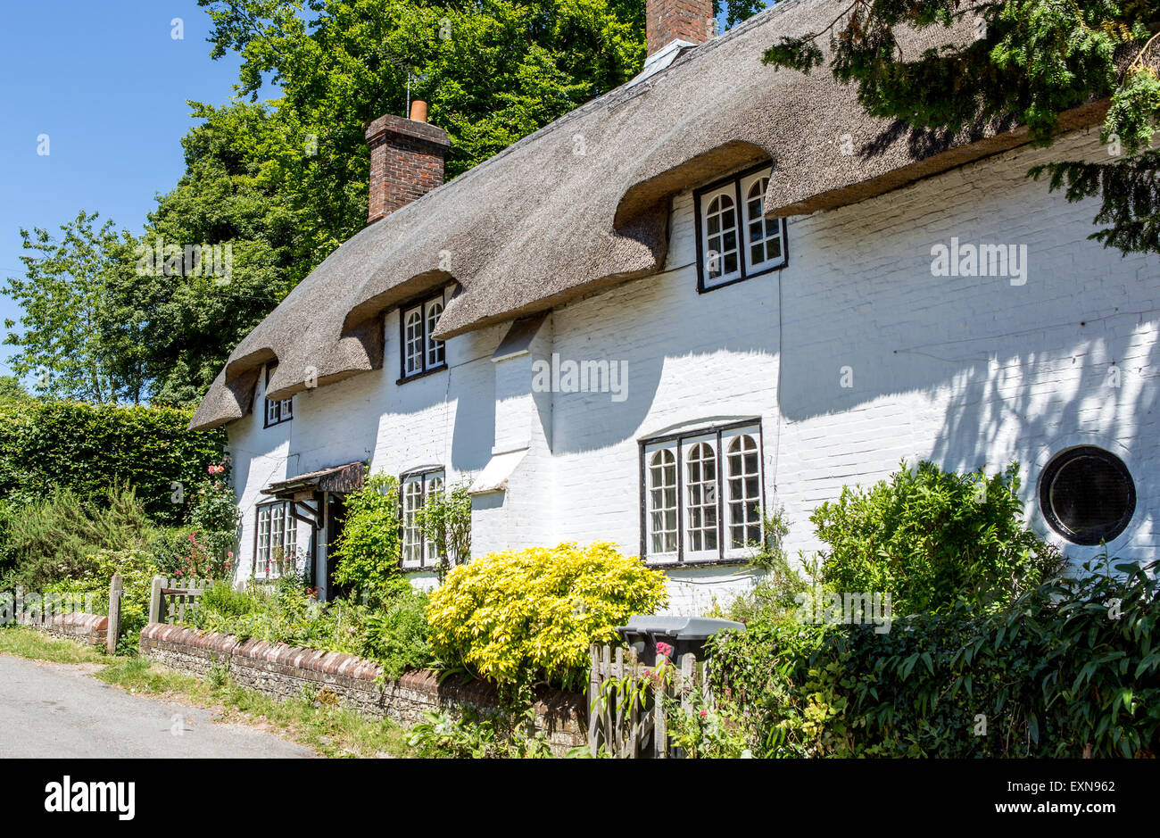 Traditional english architecture hi-res stock photography and images ...