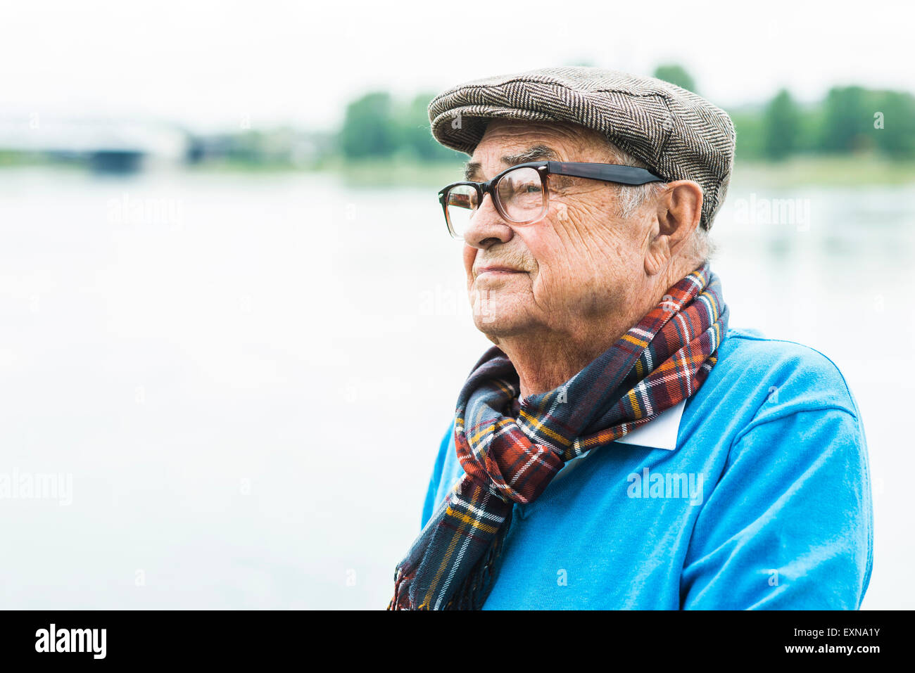 Old man wearing glasses hi-res stock photography and images - Alamy