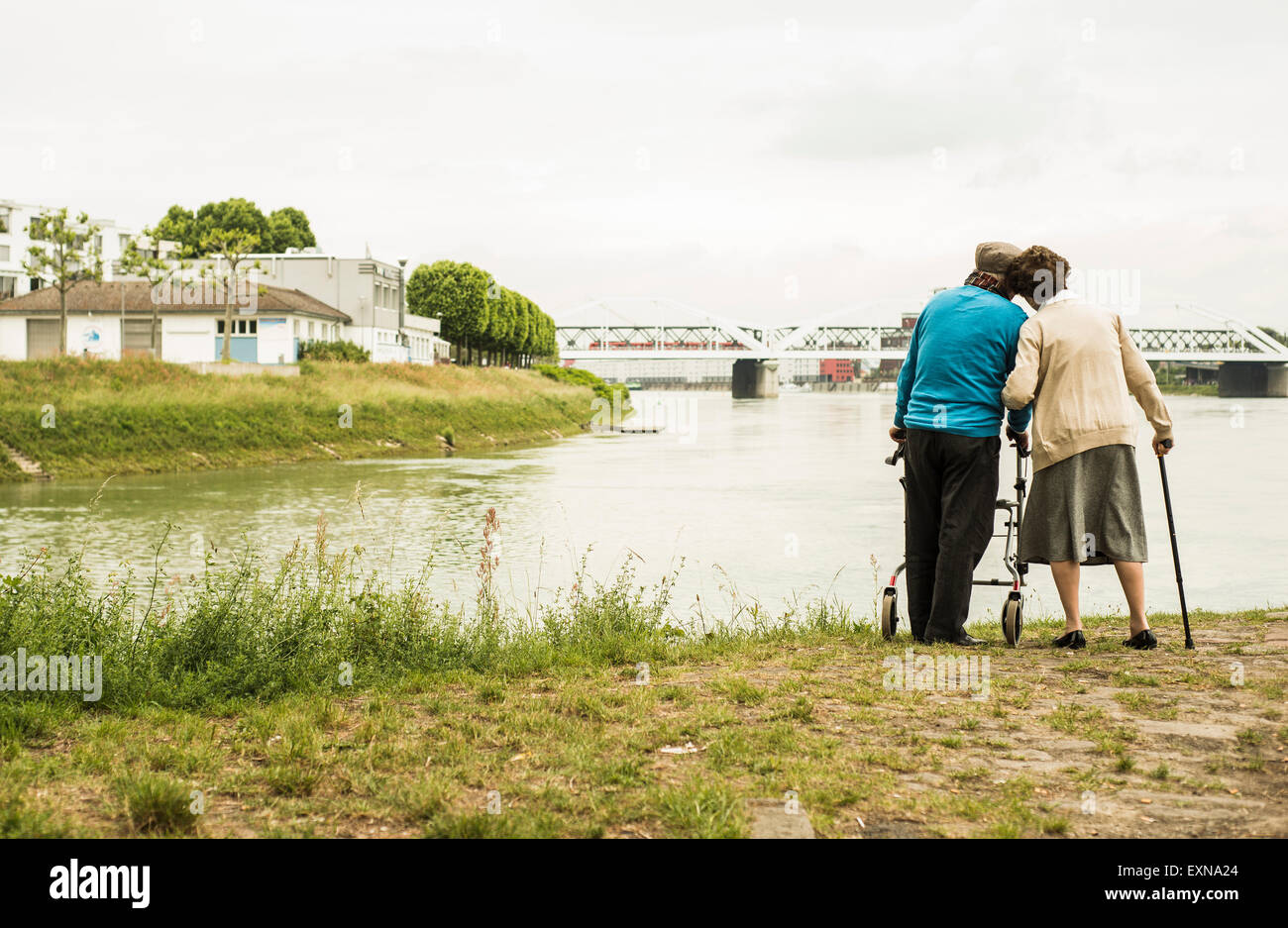 Back view senior couple wheeled hi-res stock photography and images - Alamy