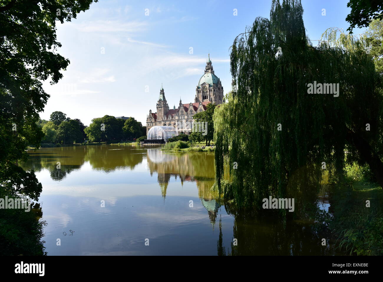 Open-Air Opera in lake of the New City Hall Hanover Stock Photo - Alamy