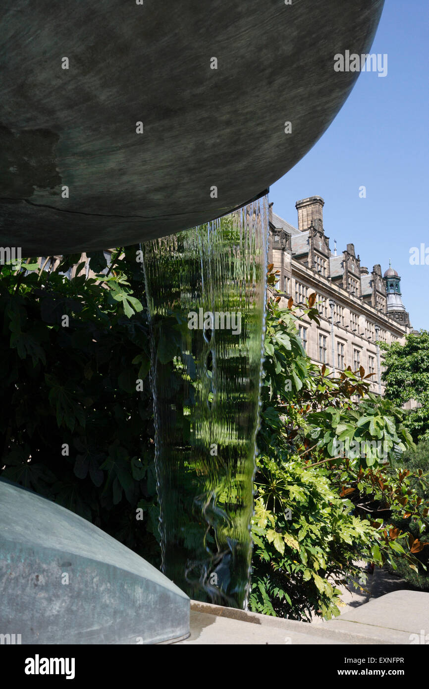 Water feature in the Peace gardens in Sheffield city centre Stock Photo ...