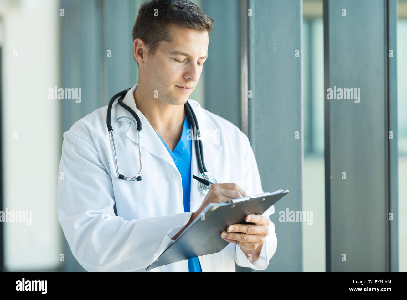 professional medical doctor writing prescription Stock Photo - Alamy