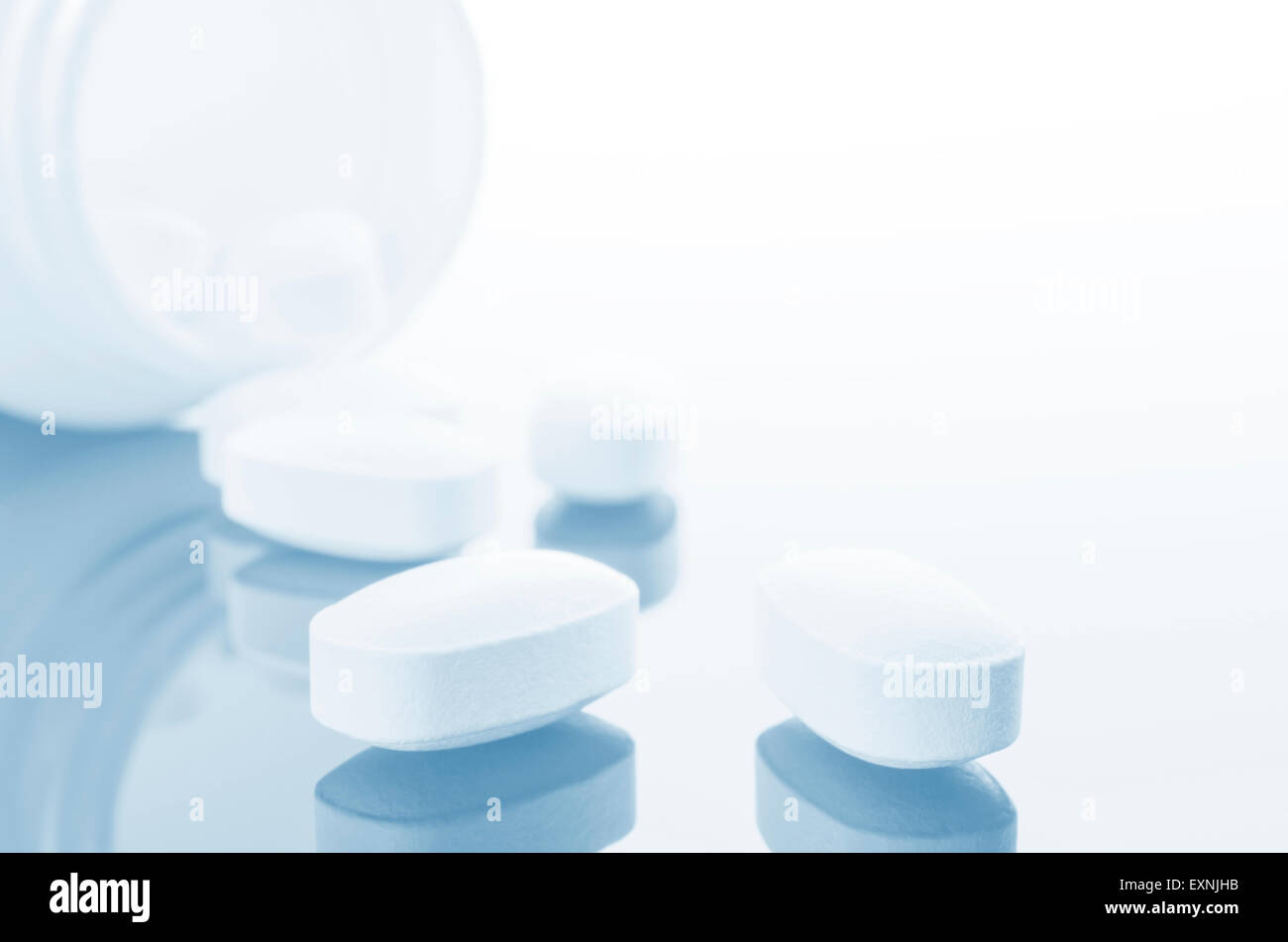 Close-up of medicine tablets Stock Photo - Alamy